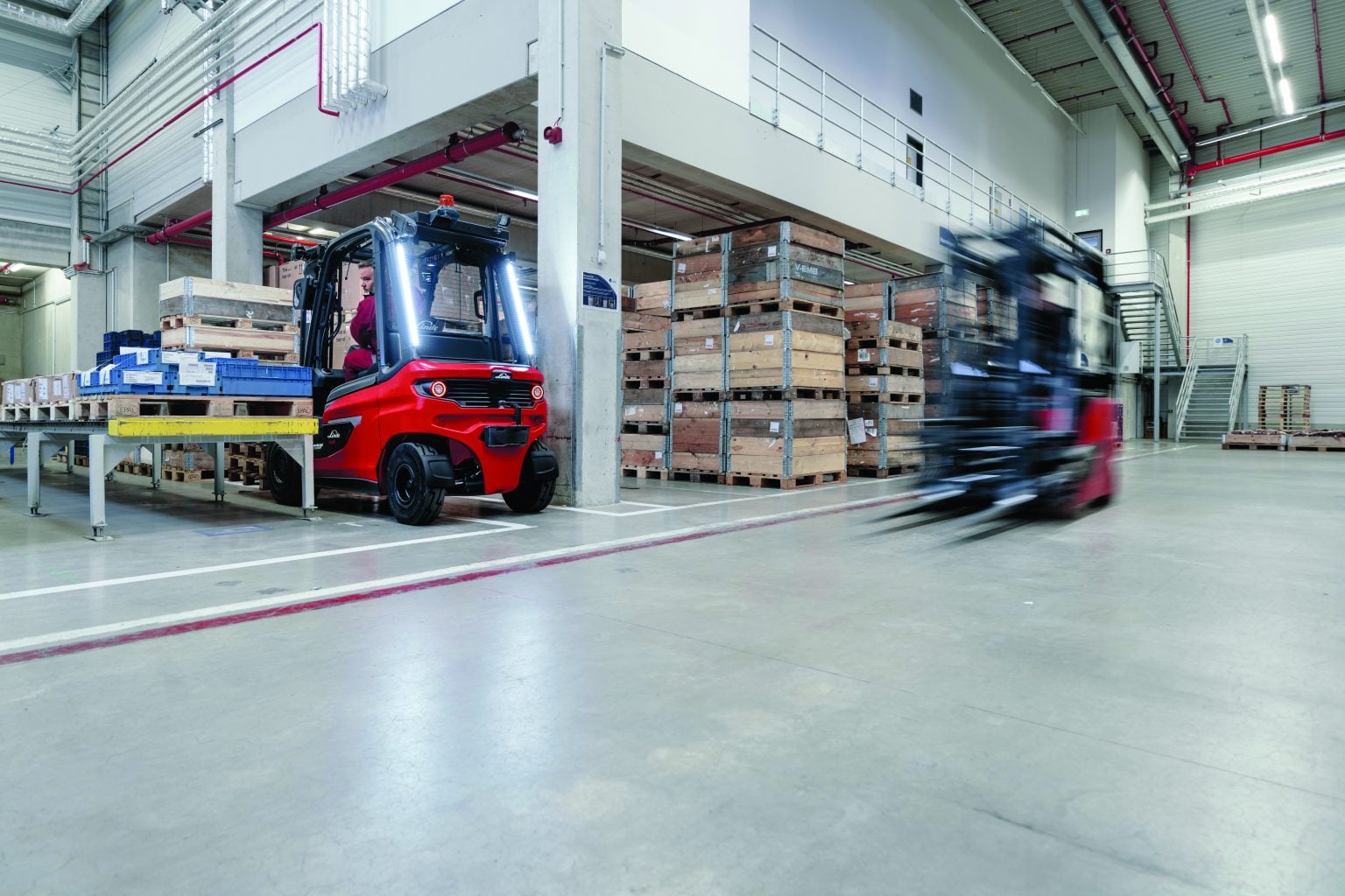 Forklift Blind Spot Safety Tips - Advanced Material Handling Systems